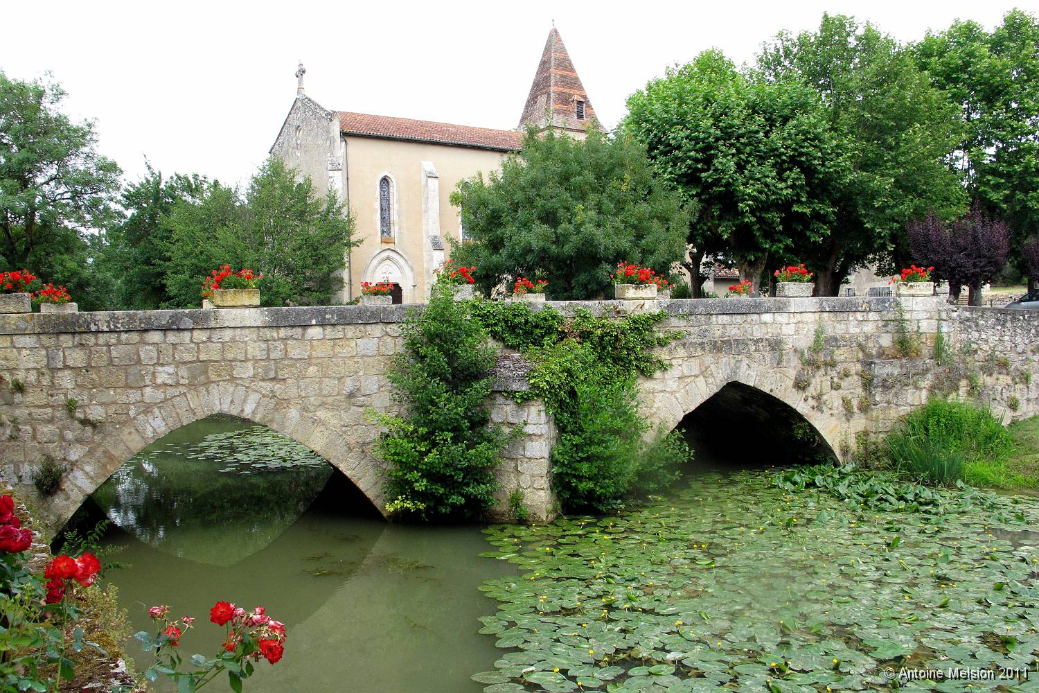 Le village de Fourcès